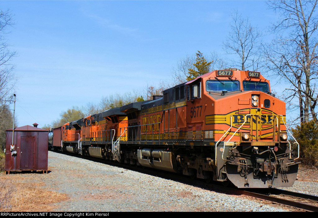 BNSF 5677 CSX Train K040 Crude Oil Loads